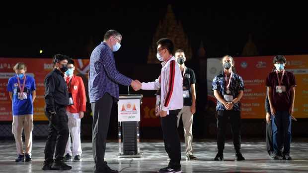 Membanggakan, Tim IOI Indonesia Berhasil Rebut 8 Medali