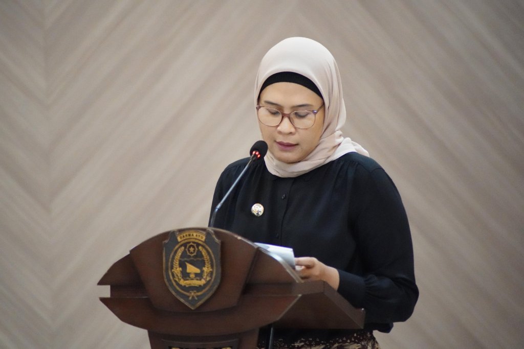 Bupati Nina Agustina Kukuhkan Pengurus DKM Masjid Agung dan Pengelola ...